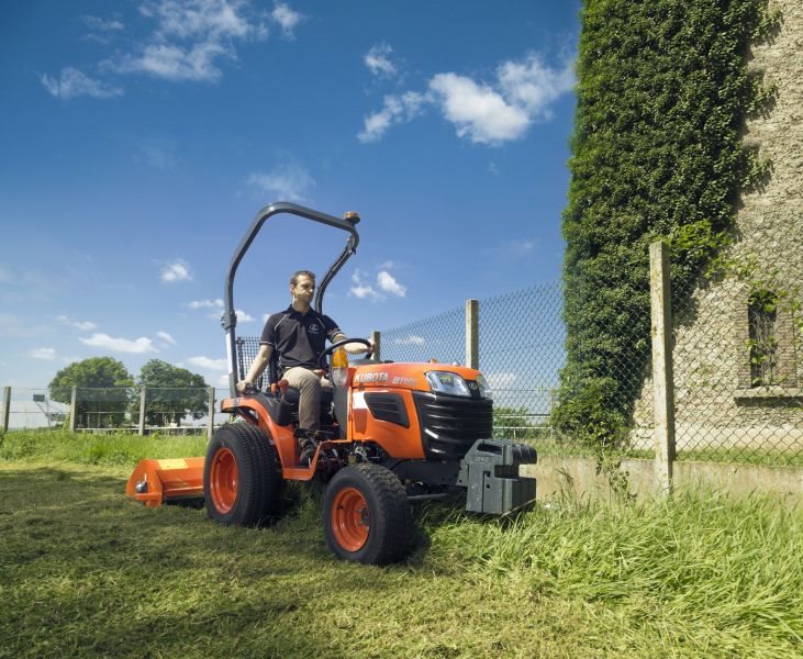 Ακόμη πιο ευέλικτα κάνει η Kubota τα μικρά τρακτέρ της σειράς B1
