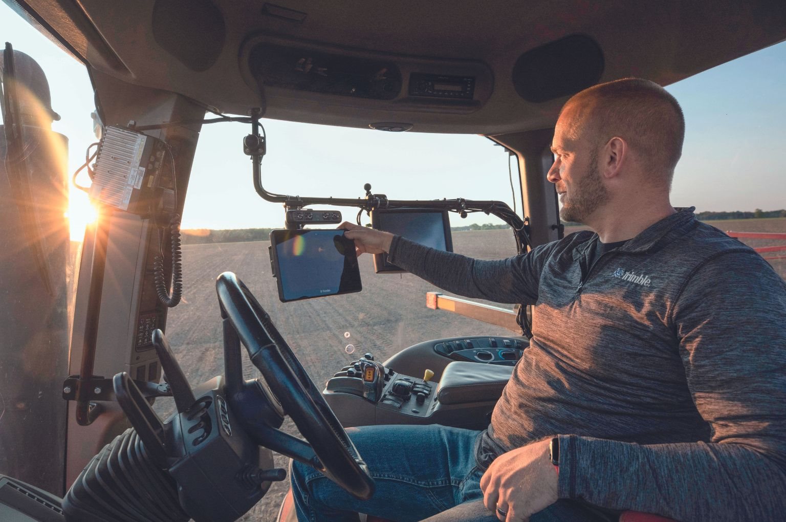 Η Trimble λανσάρει τα νέας γενιάς τερματικά για τρακτέρ GFX-1060 και ...